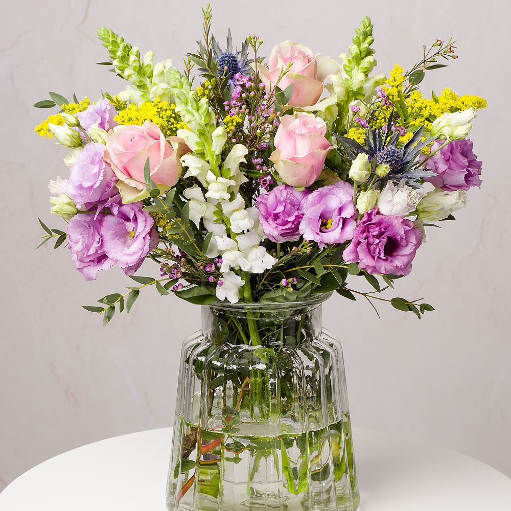 Beautiful Spring Roses How To Feed Roses | The English Garden